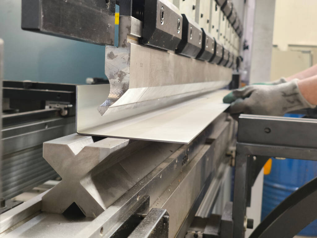 Abkant Büküm – Alesta Demir