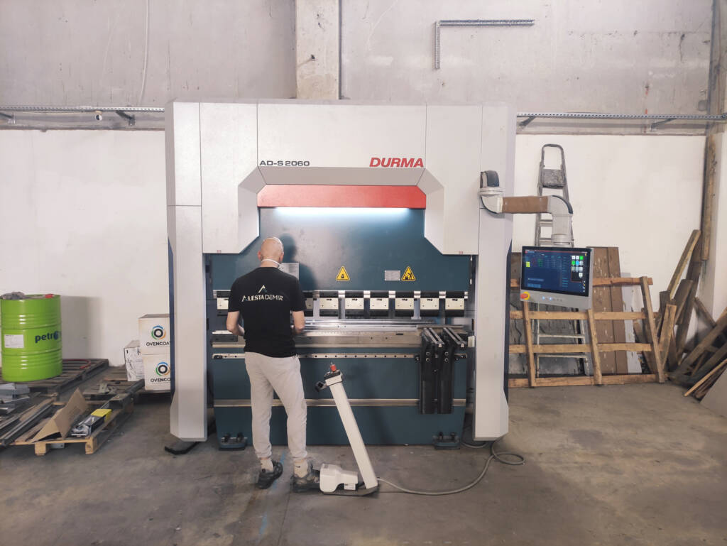 Abkant Büküm – Alesta Demir